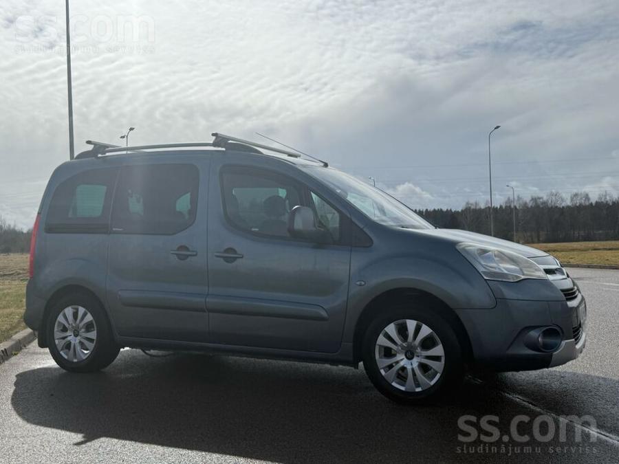 Grey Citroen Berlingo 2012 in Riga, with an engine capacity of 1.60 L and mileage of 255 thousand km for 3500 €, photo 3 on AUTOMOTO.COM.LV