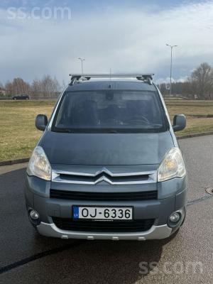 Grey Citroen Berlingo 2012 in Riga, with an engine capacity of 1.60 L and mileage of 255 thousand km for 3500 €, photo 7 on AUTOMOTO.COM.LV