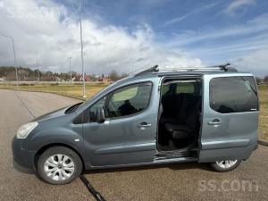 Grey Citroen Berlingo 2012 in Riga, with an engine capacity of 1.60 L and mileage of 255 thousand km for 3500 €, photo 9 on AUTOMOTO.COM.LV