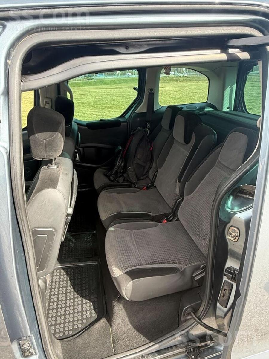 Grey Citroen Berlingo 2012 in Riga, with an engine capacity of 1.60 L and mileage of 255 thousand km for 3500 €, photo 12 on AUTOMOTO.COM.LV