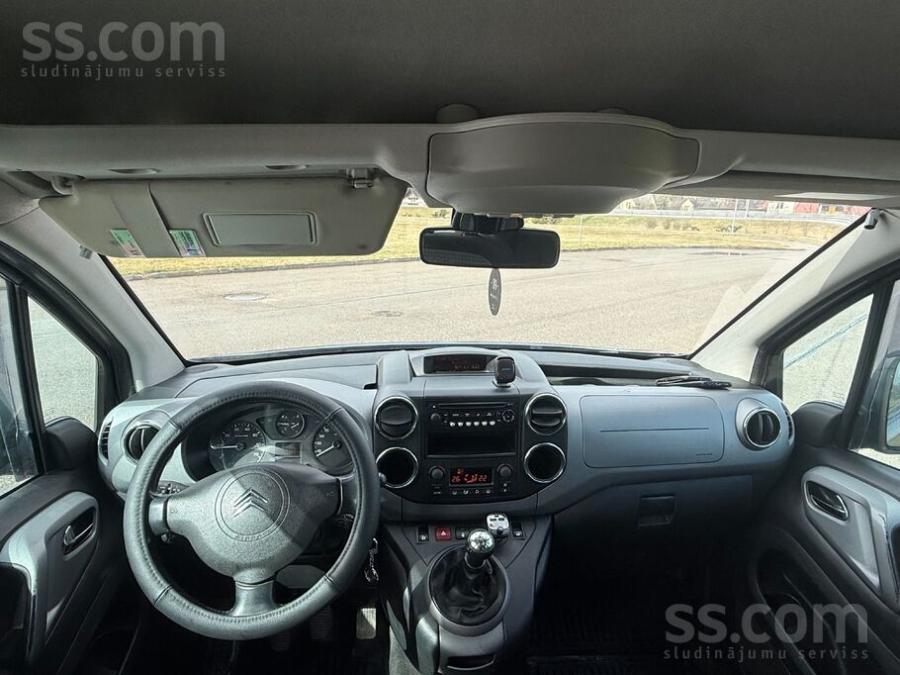 Grey Citroen Berlingo 2012 in Riga, with an engine capacity of 1.60 L and mileage of 255 thousand km for 3500 €, photo 13 on AUTOMOTO.COM.LV
