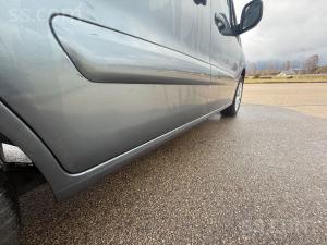 Grey Citroen Berlingo 2012 in Riga, with an engine capacity of 1.60 L and mileage of 255 thousand km for 3500 €, photo 16 on AUTOMOTO.COM.LV