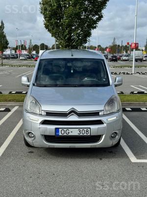 Pelēks Citroen Berlingo 2012 Rīga, ar dzinēja tilpumu 1.60 L un nobraukumu 373 tūkst. km par 2000 €, foto  vietnē AUTOMOTO.COM.LV