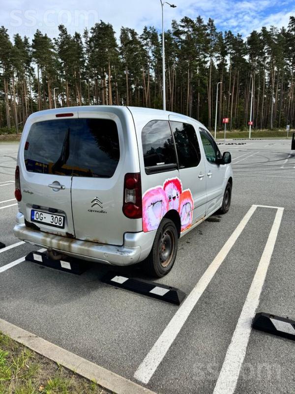 Citroen Berlingo 2012 Rīga vietnē Pelēks Citroen Berlingo 2012 Rīga, ar dzinēja tilpumu 1.60 L un nobraukumu 373 tūkst. km par 2000 €, foto 6 vietnē AUTOMOTO.COM.LV