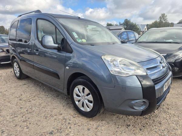 Pelēks Citroen Berlingo 2012 Utena, ar dzinēja tilpumu 1.56 L un nobraukumu 207 tūkst. km par 3850 €, foto 1 vietnē AUTOMOTO.COM.LV
