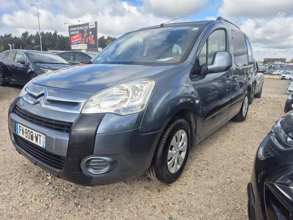 Pelēks Citroen Berlingo 2012 Utena, ar dzinēja tilpumu 1.56 L un nobraukumu 207 tūkst. km par 3850 €, foto 3 vietnē AUTOMOTO.COM.LV