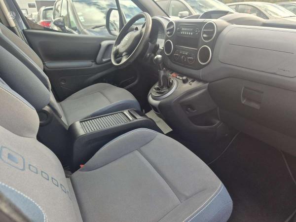 Pelēks Citroen Berlingo 2012 Utena, ar dzinēja tilpumu 1.56 L un nobraukumu 207 tūkst. km par 3850 €, foto 9 vietnē AUTOMOTO.COM.LV
