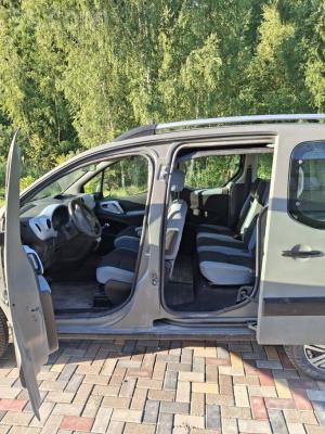 Pelēks Citroen Berlingo 2013 Jelgava, ar dzinēja tilpumu 1.60 L un nobraukumu 303 tūkst. km par 3700 €, foto 7 vietnē AUTOMOTO.COM.LV