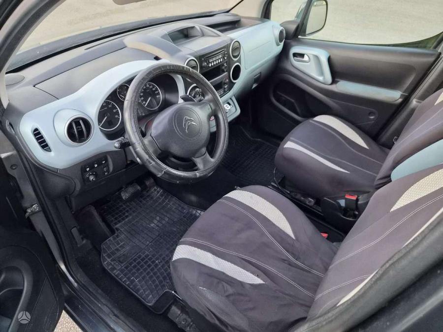 Pelēks Citroen Berlingo 2013 Mažeikiai, ar dzinēja tilpumu 1.56 L un nobraukumu 235 tūkst. km par 3950 €, foto 8 vietnē AUTOMOTO.COM.LV