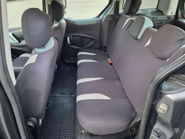 Pelēks Citroen Berlingo 2013 Mažeikiai, ar dzinēja tilpumu 1.56 L un nobraukumu 235 tūkst. km par 3950 €, foto 10 vietnē AUTOMOTO.COM.LV