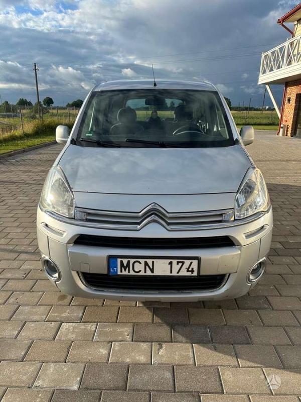 Pelēks Citroen Berlingo 2013 Mažeikiai, ar dzinēja tilpumu 1.56 L un nobraukumu 398 tūkst. km par 3300 €, foto 3 vietnē AUTOMOTO.COM.LV