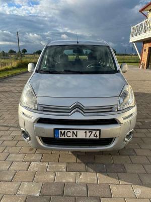 Pelēks Citroen Berlingo 2013 Mažeikiai, ar dzinēja tilpumu 1.56 L un nobraukumu 398 tūkst. km par 3300 €, foto 4 vietnē AUTOMOTO.COM.LV
