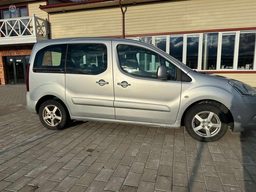 Pelēks Citroen Berlingo 2013 Mažeikiai, ar dzinēja tilpumu 1.56 L un nobraukumu 398 tūkst. km par 3300 €, foto 9 vietnē AUTOMOTO.COM.LV