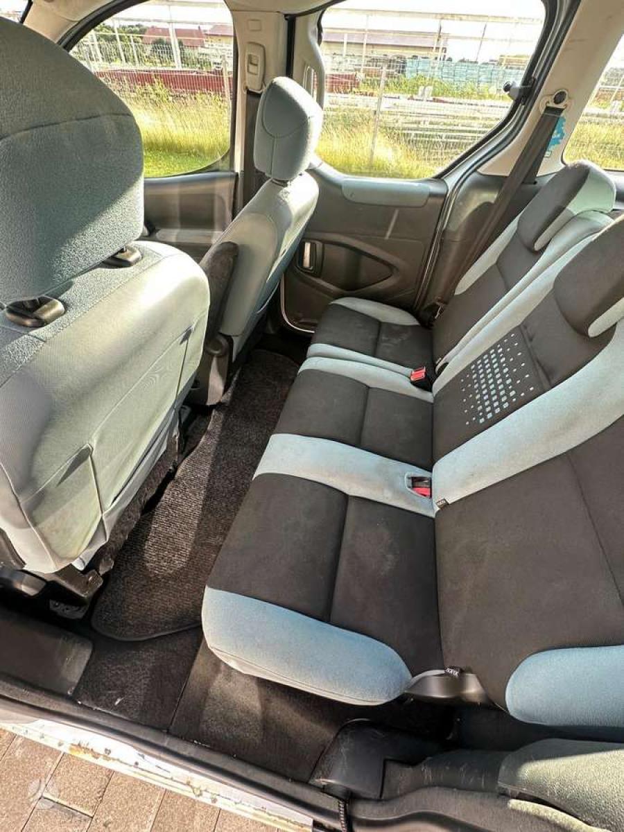 Pelēks Citroen Berlingo 2013 Mažeikiai, ar dzinēja tilpumu 1.56 L un nobraukumu 398 tūkst. km par 3300 €, foto 11 vietnē AUTOMOTO.COM.LV