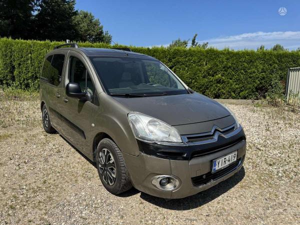 Pelēks Citroen Berlingo 2014 Alīta, ar dzinēja tilpumu 1.60 L un nobraukumu 291 tūkst. km par 3750 €, foto 2 vietnē AUTOMOTO.COM.LV