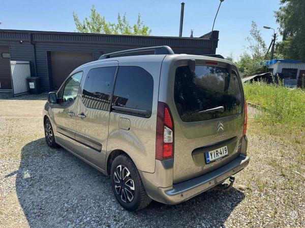 Pelēks Citroen Berlingo 2014 Alīta, ar dzinēja tilpumu 1.60 L un nobraukumu 291 tūkst. km par 3750 €, foto 3 vietnē AUTOMOTO.COM.LV