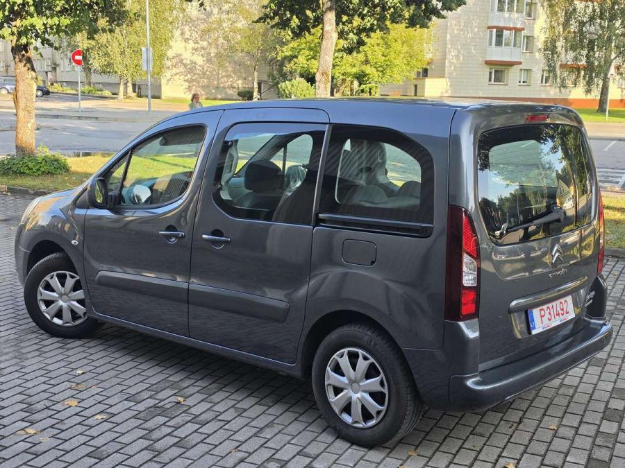 Pelēks Citroen Berlingo 2014 Šilutė, ar dzinēja tilpumu 1.56 L un nobraukumu 330 tūkst. km par 4500 €, foto 1 vietnē AUTOMOTO.COM.LV