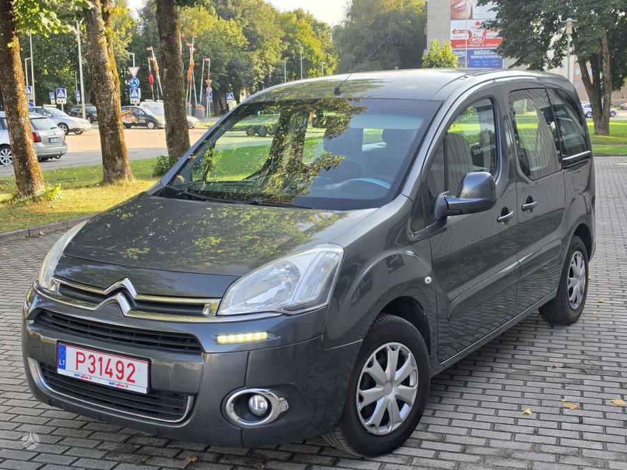 Pelēks Citroen Berlingo 2014 Šilutė, ar dzinēja tilpumu 1.56 L un nobraukumu 330 tūkst. km par 4500 €, foto 3 vietnē AUTOMOTO.COM.LV
