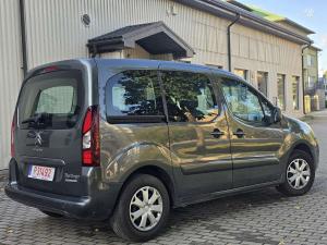 Pelēks Citroen Berlingo 2014 Šilutė, ar dzinēja tilpumu 1.56 L un nobraukumu 330 tūkst. km par 4500 €, foto 4 vietnē AUTOMOTO.COM.LV