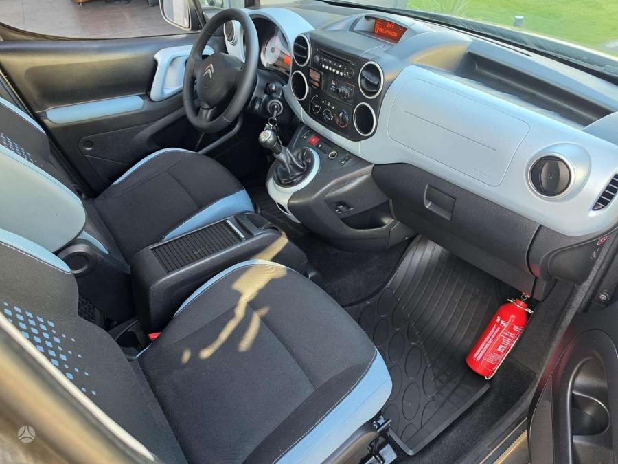 Pelēks Citroen Berlingo 2014 Šilutė, ar dzinēja tilpumu 1.56 L un nobraukumu 330 tūkst. km par 4500 €, foto 19 vietnē AUTOMOTO.COM.LV