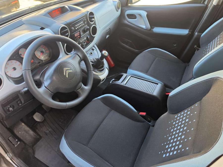 Pelēks Citroen Berlingo 2014 Šilutė, ar dzinēja tilpumu 1.56 L un nobraukumu 330 tūkst. km par 4500 €, foto 23 vietnē AUTOMOTO.COM.LV