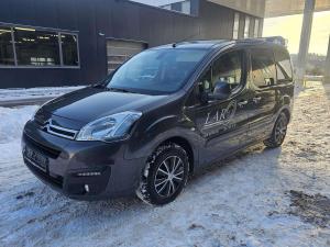Pelēks Citroen Berlingo 2015 Viļņa, ar dzinēja tilpumu 1.60 L un nobraukumu 177 tūkst. km par 5490 €, foto 3 vietnē AUTOMOTO.COM.LV