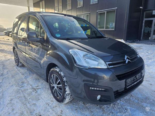 Grey Citroen Berlingo 2015 in Vilnius, with an engine capacity of 1.60 L and mileage of 177 thousand km for 5490 €, photo 4 on AUTOMOTO.COM.LV