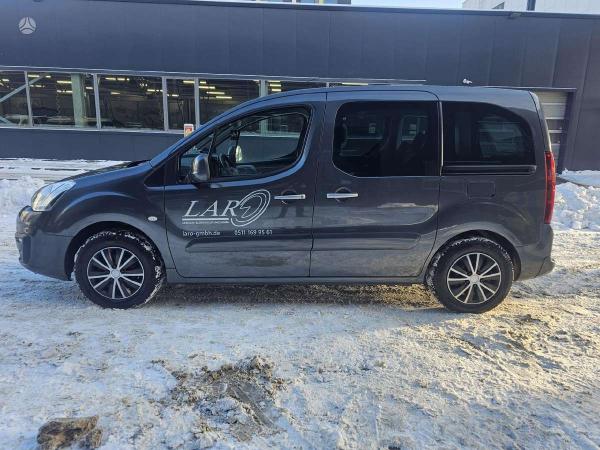 Grey Citroen Berlingo 2015 in Vilnius, with an engine capacity of 1.60 L and mileage of 177 thousand km for 5490 €, photo 8 on AUTOMOTO.COM.LV