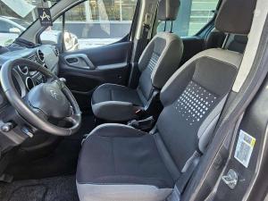Pelēks Citroen Berlingo 2015 Viļņa, ar dzinēja tilpumu 1.60 L un nobraukumu 177 tūkst. km par 5490 €, foto 12 vietnē AUTOMOTO.COM.LV