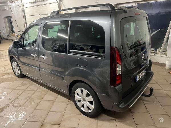 Pelēks Citroen Berlingo 2015 Tauragė, ar dzinēja tilpumu 1.56 L un nobraukumu 204 tūkst. km par 5600 €, foto 6 vietnē AUTOMOTO.COM.LV