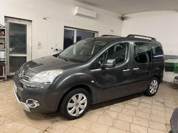 Pelēks Citroen Berlingo 2015 Tauragė, ar dzinēja tilpumu 1.56 L un nobraukumu 204 tūkst. km par 5600 €, foto 7 vietnē AUTOMOTO.COM.LV