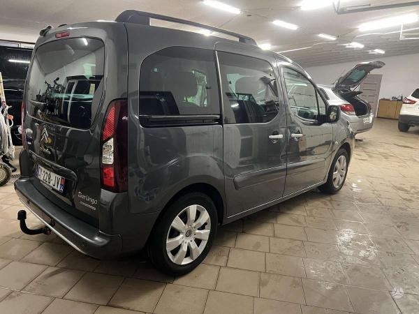 Pelēks Citroen Berlingo 2015 Tauragė, ar dzinēja tilpumu 1.56 L un nobraukumu 204 tūkst. km par 5600 €, foto 9 vietnē AUTOMOTO.COM.LV