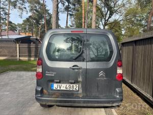 Pelēks Citroen Berlingo 2015 Rīga, ar dzinēja tilpumu 1.60 L un nobraukumu 248 tūkst. km par 2904 €, foto 3 vietnē AUTOMOTO.COM.LV