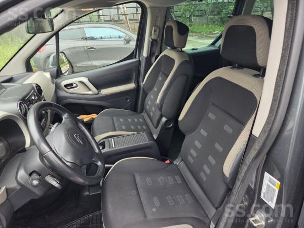 Pelēks Citroen Berlingo 2015 Rīga, ar dzinēja tilpumu 1.60 L un nobraukumu 160 tūkst. km par 4300 €, foto 3 vietnē AUTOMOTO.COM.LV