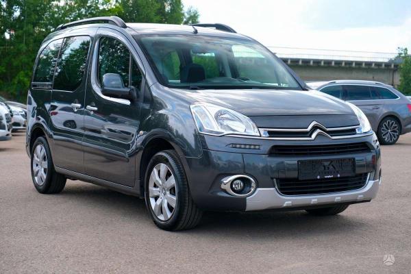 Pelēks Citroen Berlingo 2015 Kauņa, ar dzinēja tilpumu 1.60 L un nobraukumu 202 tūkst. km par 5750 €, foto 2 vietnē AUTOMOTO.COM.LV