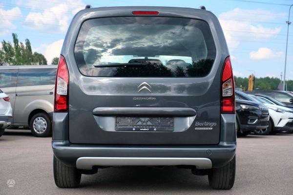 Pelēks Citroen Berlingo 2015 Kauņa, ar dzinēja tilpumu 1.60 L un nobraukumu 202 tūkst. km par 5750 €, foto 10 vietnē AUTOMOTO.COM.LV
