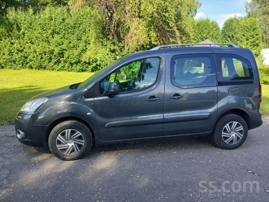 Pelēks Citroen Berlingo 2015 Ogre, ar dzinēja tilpumu 1.60 L un nobraukumu 248 tūkst. km par 3900 €, foto 10 vietnē AUTOMOTO.COM.LV