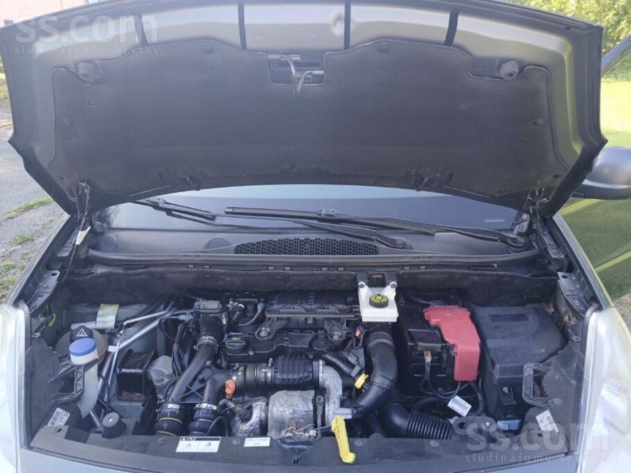 Pelēks Citroen Berlingo 2015 Ogre, ar dzinēja tilpumu 1.60 L un nobraukumu 248 tūkst. km par 3900 €, foto 17 vietnē AUTOMOTO.COM.LV