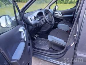 Pelēks Citroen Berlingo 2015 Ogre, ar dzinēja tilpumu 1.60 L un nobraukumu 248 tūkst. km par 3900 €, foto 18 vietnē AUTOMOTO.COM.LV