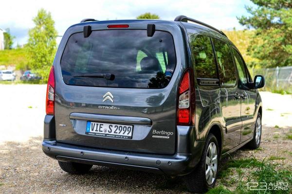 Grey Citroen Berlingo 2015 in Kretinga, with an engine capacity of 1.60 L and mileage of 205 thousand km for 6450 €, photo 6 on AUTOMOTO.COM.LV