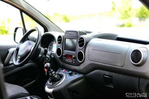 Grey Citroen Berlingo 2015 in Kretinga, with an engine capacity of 1.60 L and mileage of 205 thousand km for 6450 €, photo 15 on AUTOMOTO.COM.LV