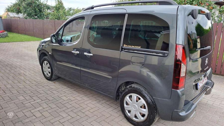Pelēks Citroen Berlingo 2015 Plungė, ar dzinēja tilpumu 1.56 L un nobraukumu 255 tūkst. km par 5250 €, foto 4 vietnē AUTOMOTO.COM.LV