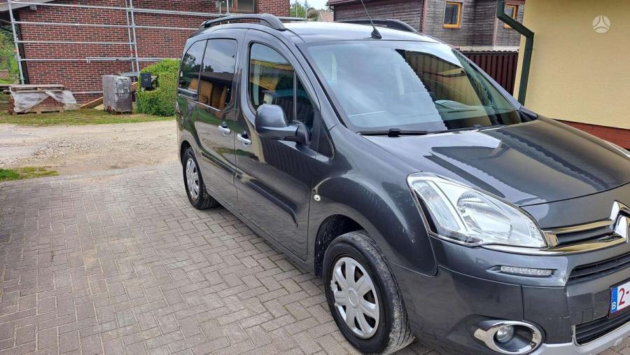 Pelēks Citroen Berlingo 2015 Plungė, ar dzinēja tilpumu 1.56 L un nobraukumu 255 tūkst. km par 5250 €, foto 7 vietnē AUTOMOTO.COM.LV
