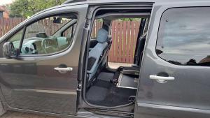 Pelēks Citroen Berlingo 2015 Plungė, ar dzinēja tilpumu 1.56 L un nobraukumu 255 tūkst. km par 5250 €, foto 9 vietnē AUTOMOTO.COM.LV