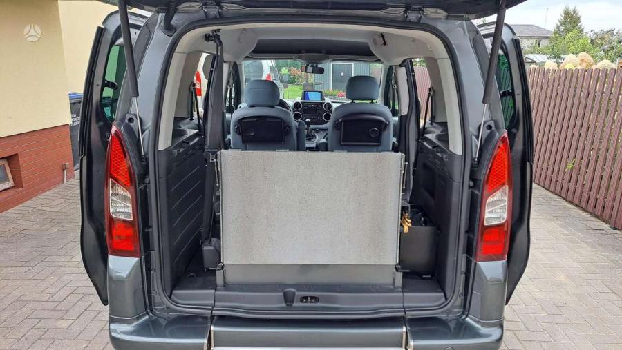 Pelēks Citroen Berlingo 2015 Plungė, ar dzinēja tilpumu 1.56 L un nobraukumu 255 tūkst. km par 5250 €, foto 10 vietnē AUTOMOTO.COM.LV