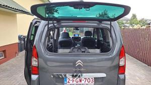 Pelēks Citroen Berlingo 2015 Plungė, ar dzinēja tilpumu 1.56 L un nobraukumu 255 tūkst. km par 5250 €, foto 17 vietnē AUTOMOTO.COM.LV