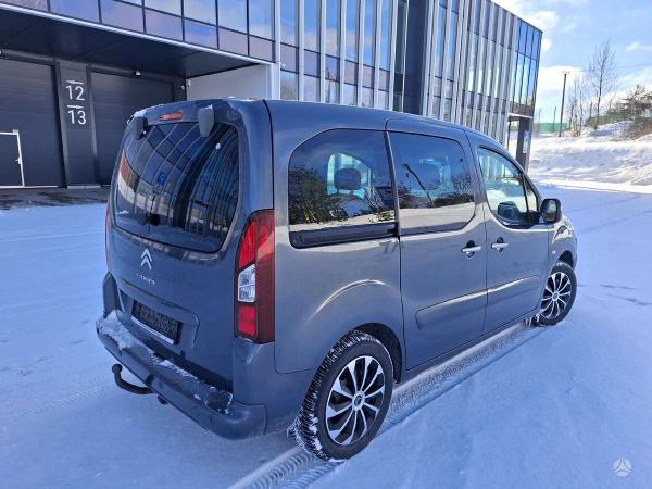 Pelēks Citroen Berlingo 2016 Viļņa, ar dzinēja tilpumu 1.56 L un nobraukumu 299 tūkst. km par 5450 €, foto 1 vietnē AUTOMOTO.COM.LV