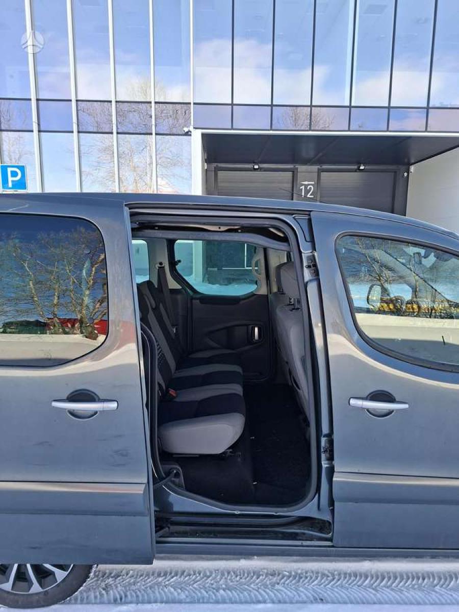Pelēks Citroen Berlingo 2016 Viļņa, ar dzinēja tilpumu 1.56 L un nobraukumu 299 tūkst. km par 5450 €, foto 13 vietnē AUTOMOTO.COM.LV