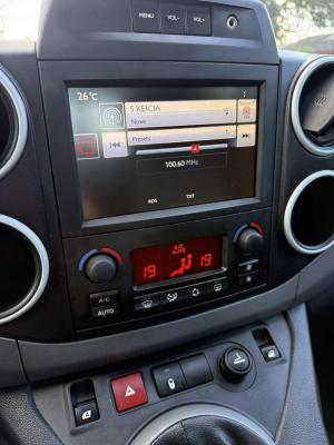 Grey Citroen Berlingo 2016 in Ukmerge, with an engine capacity of 1.56 L and mileage of 300 thousand km for 4700 €, photo 10 on AUTOMOTO.COM.LV