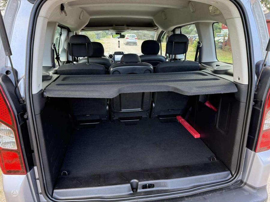 Grey Citroen Berlingo 2016 in Ukmerge, with an engine capacity of 1.56 L and mileage of 300 thousand km for 4700 €, photo 13 on AUTOMOTO.COM.LV